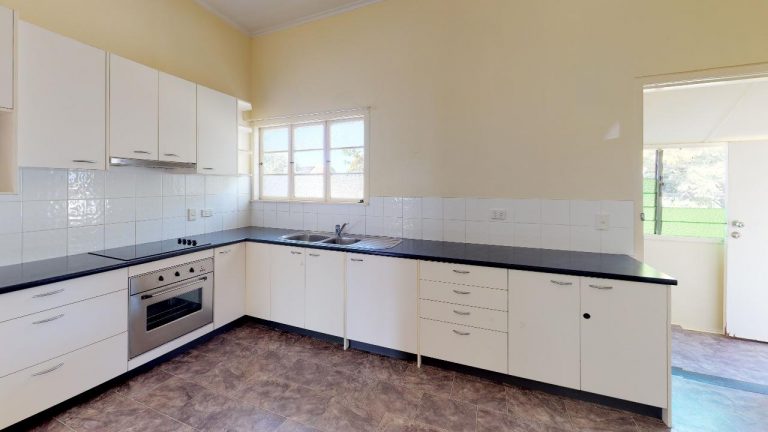 Amber - Mackay & Sons